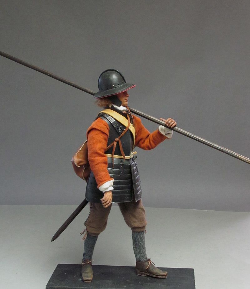 English Pikeman ,1642